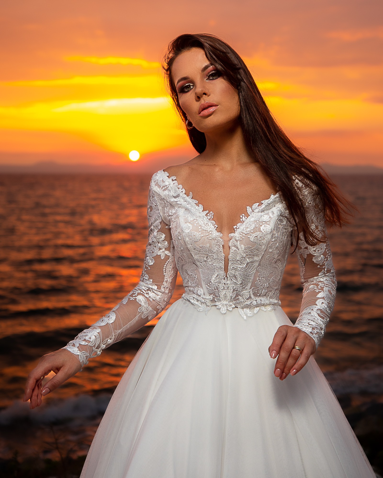 AAA - Kāzu Kleitas - Avotu 25 | Rīgā | Kāzu Salons JŪLIJA